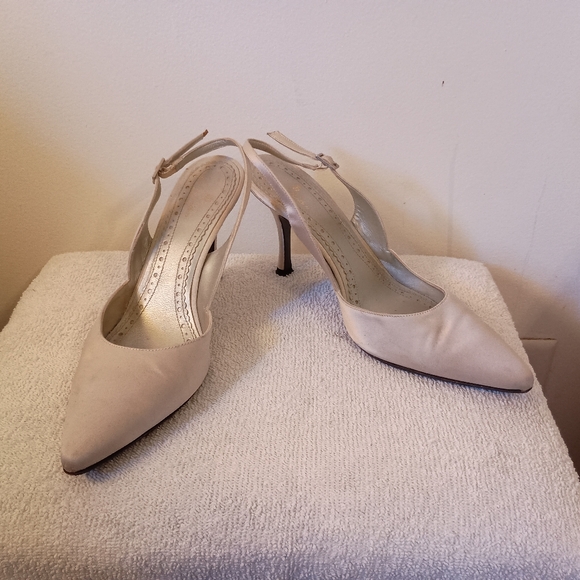 Brooks Brothers | Shoes | Elegant Silver Brooks Brothers Womens Heels ...